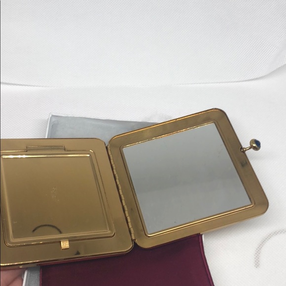 Volupte | Makeup | Vintage Volupte Compact | Poshmark